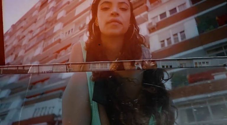 AE/PR模板-复古撕纸拼贴胶片颗粒噪点划痕纹理老电影4K视频转场过渡预设素材+音效 Blindusk Paper Rip Transitions – 两只山羊后期加油站